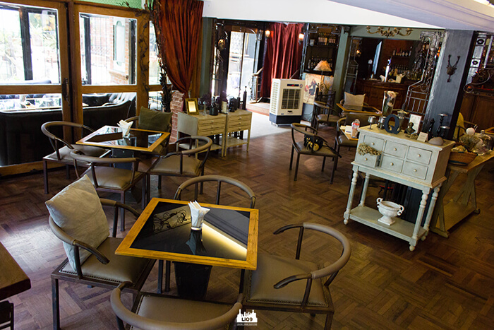 Blog - สบายเหมือนอยู่ที่บ้าน กับคาเฟ่สไตล์วินเทจ ที่ QUAINT Café | LIQ9