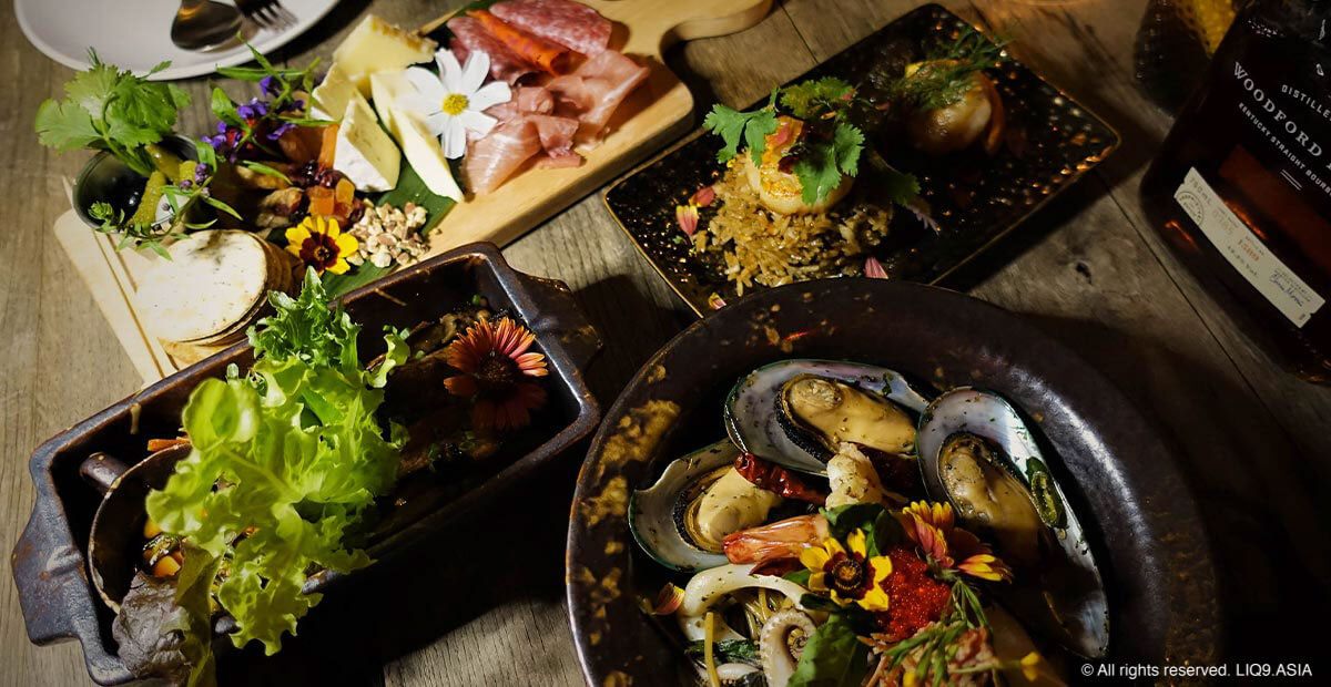 Blog - Wallflower Rooftop Bar สัมผัสลมหนาวไปกับค็อกเทลดอกไม้ที่นานา | LIQ9